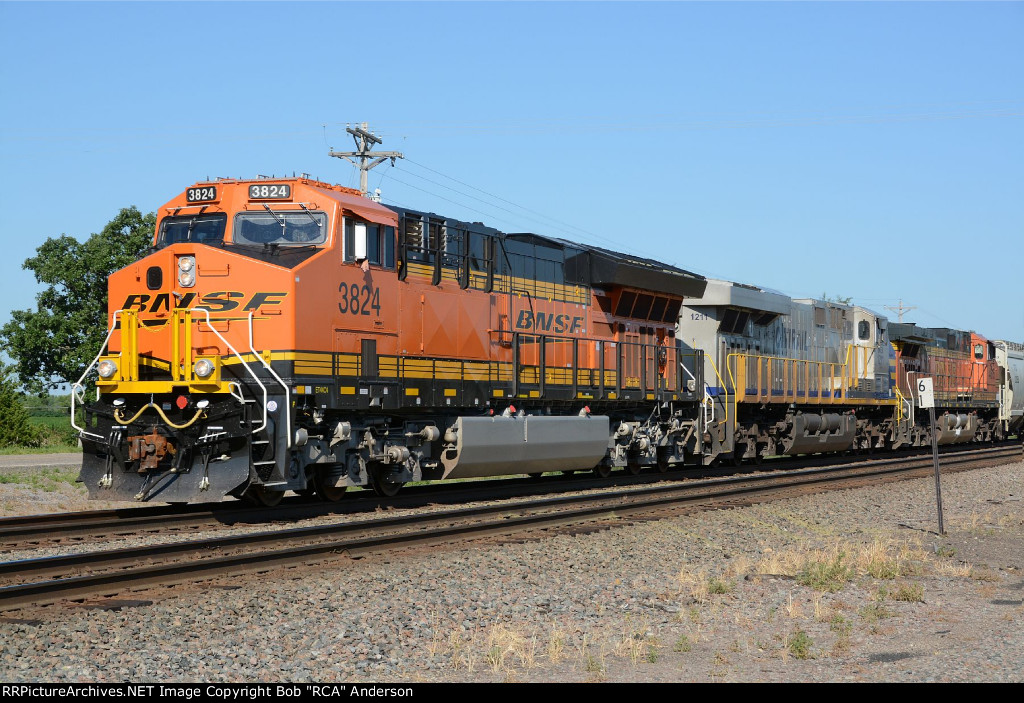 BNSF 3824